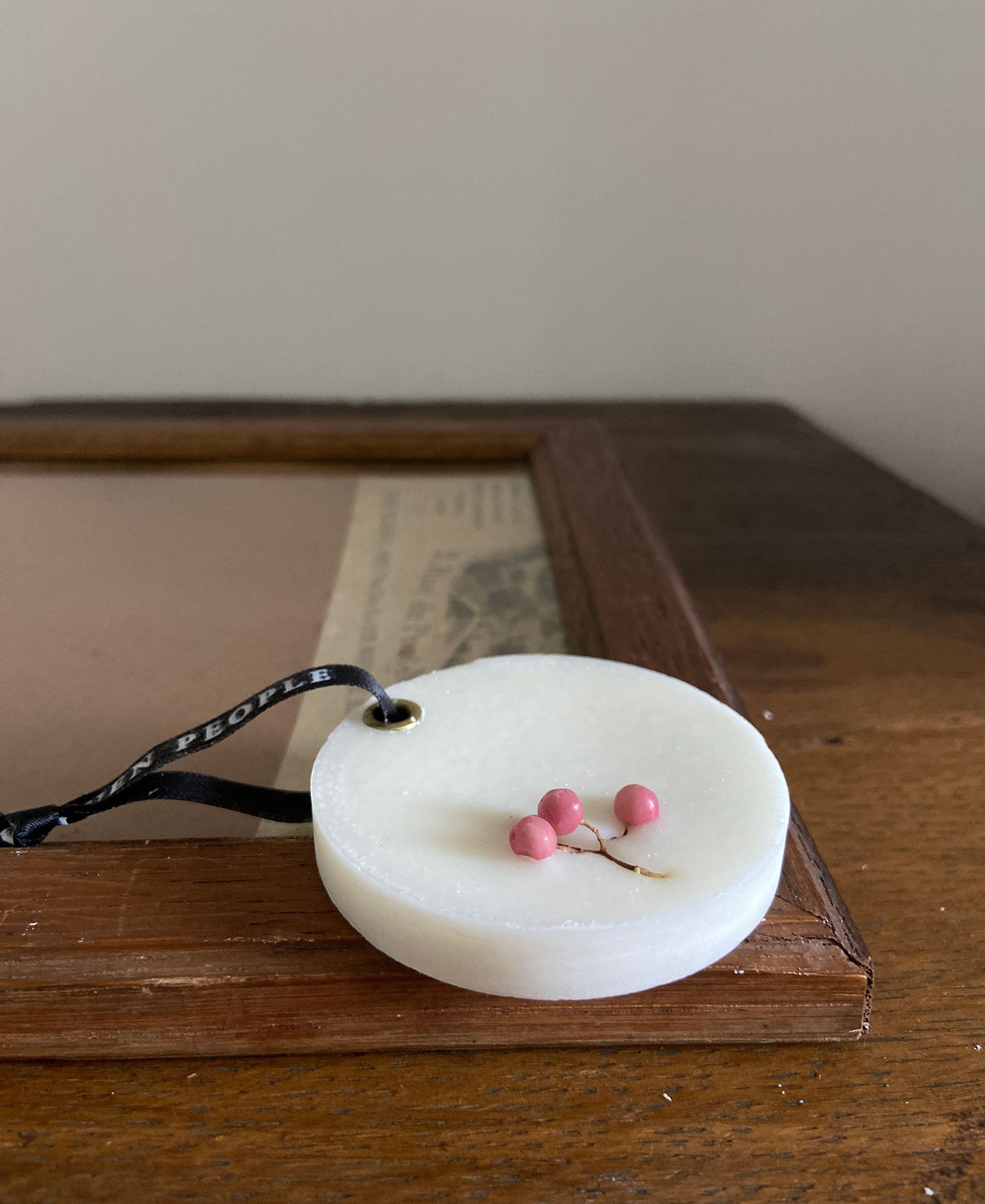 Eleven people / Soy wax Air fresheners (No.005 28004/S) – petiteparis